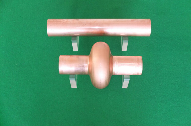 世界初の継ぎ目なし加速器心臓部の製造に成功 〜次世代加速器のコストダウンに貢献～ | ILC通信 ウェブマガジン